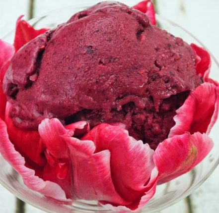 10 Edible Flowers and How to Use Them - A Magical Life
